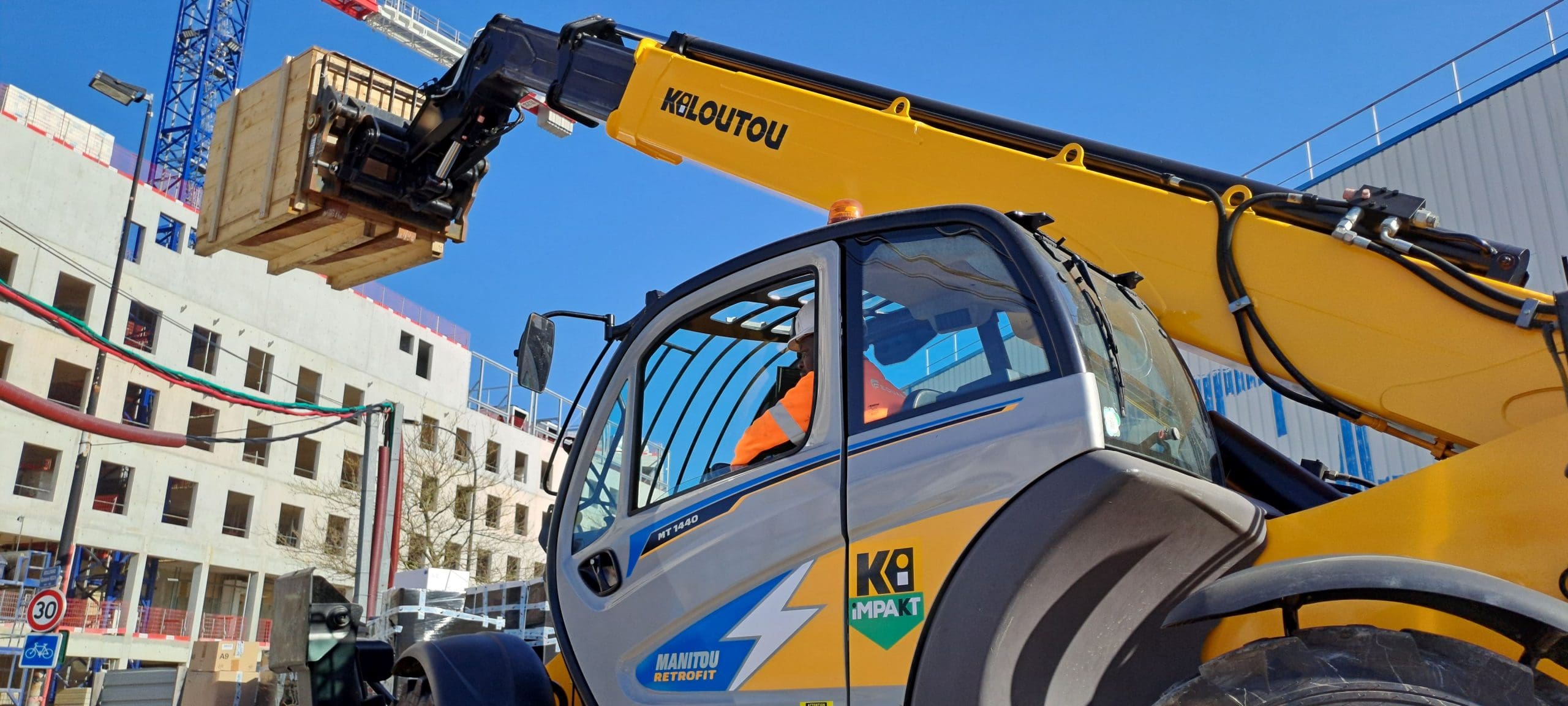 First “retrofit” telehandler tested on a large-scale French ...